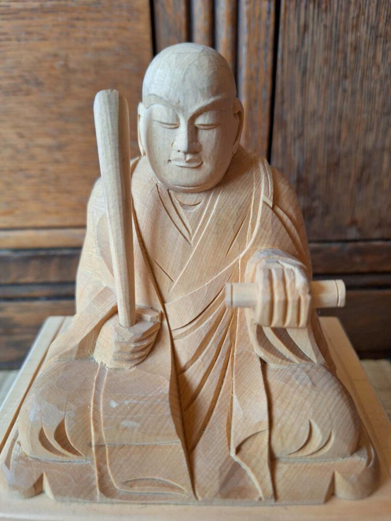 Nichiren Shonin Statue – Gasshodo